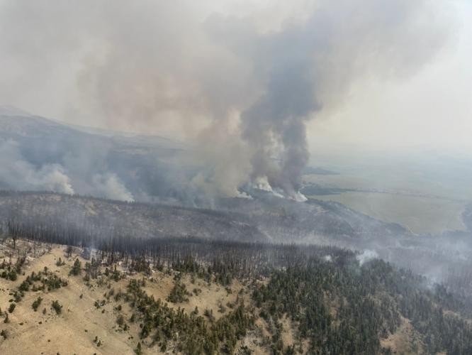 Big fires burn, some small fires controlled in hot and dry southwest ...