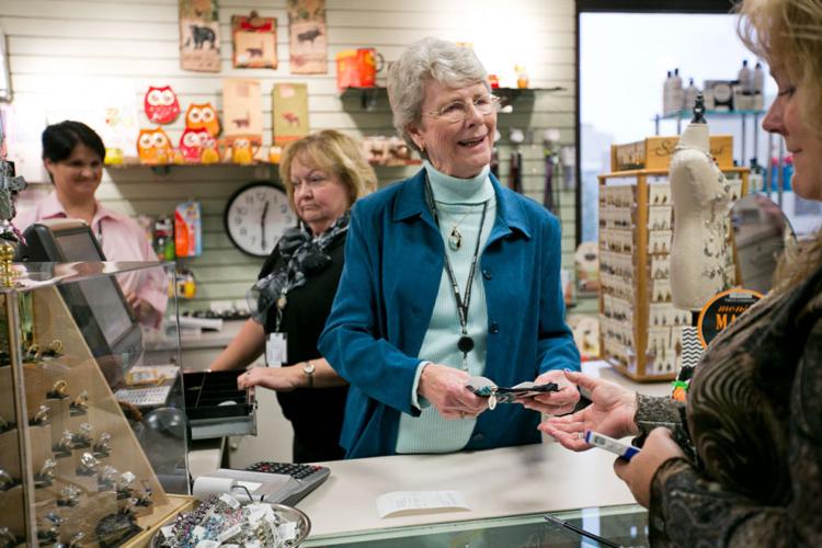 Volunteer Connie Murray brightens Bozeman Deaconess | Everyday People ...