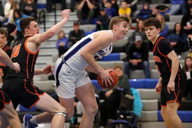 Explosive second quarter pushes Gallatin boys to comfortable win over ...