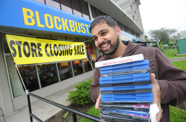 Blockbuster stores to close