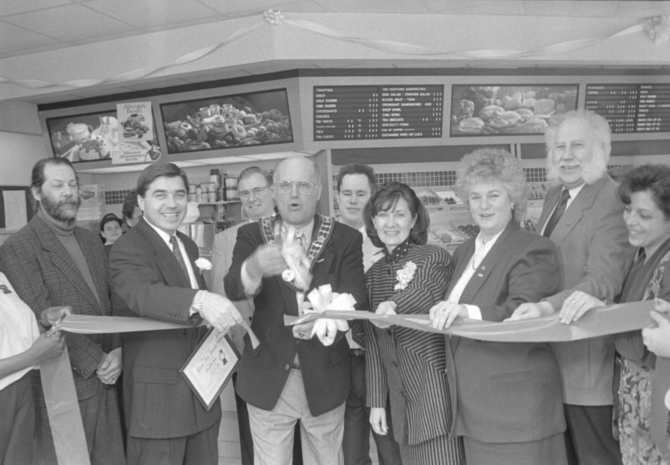 Peter Robertson, former Brampton mayor, dead at 86