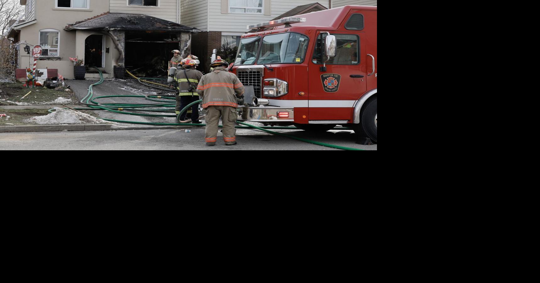 UPDATE: Brampton firefighters contain house fire