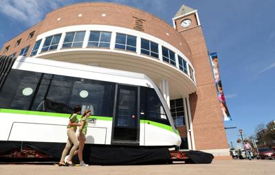 City spending millions going in circles over Hurontario LRT line in ...