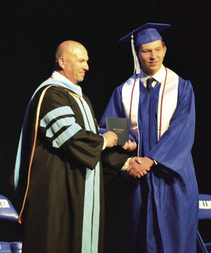 Hollister hosts commencement ceremony for 2023 seniors | News Free ...