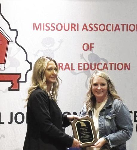 Taneyville Superintendent receives award | News | bransontrilakesnews.com