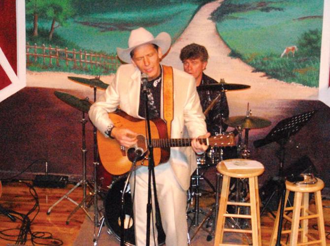 Decade-old ‘Hank Williams Revisited’ back | Entertainment ...