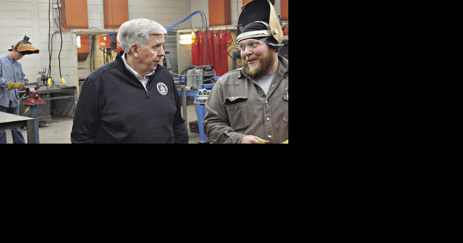 Governor visits Reeds Spring technical center | News Free ...