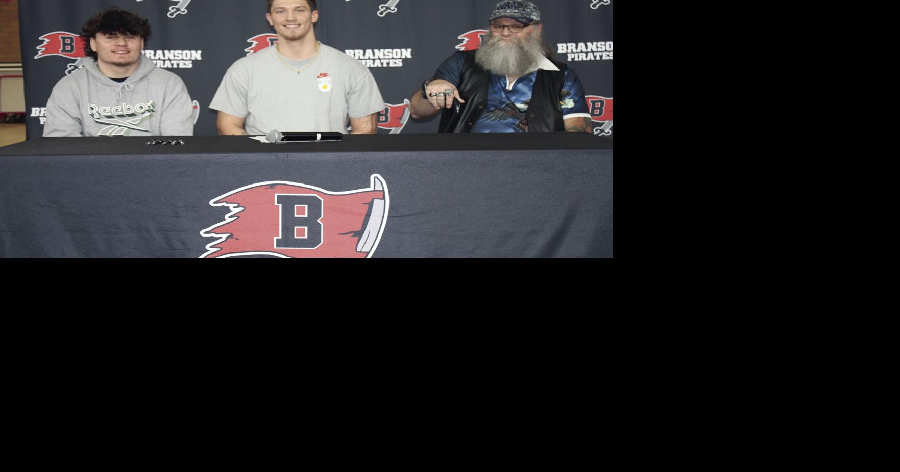 Five Branson football players sign commitments for college | Sports | bransontrilakesnews.com