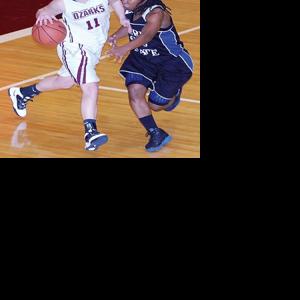 Wilson gaining confidence in Combs as ball-handler | Sports Free ...