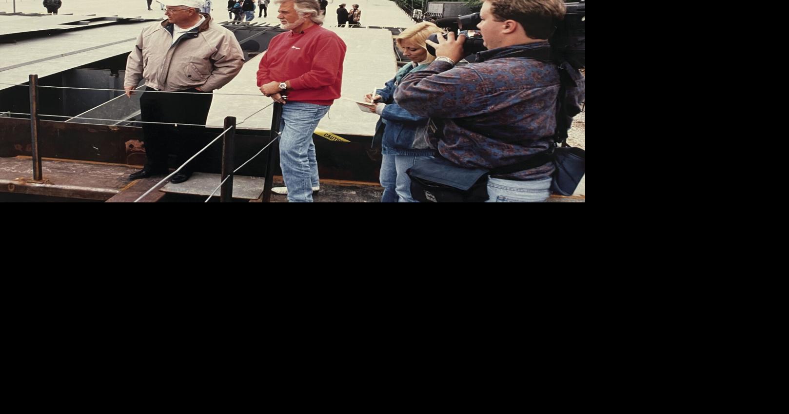 Looking Back: Kenny Rogers’ Showboat Branson Belle | News ...