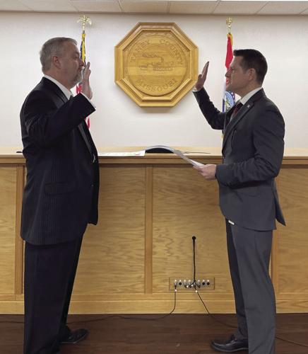 Taney County officials sworn in | News Free | bransontrilakesnews.com