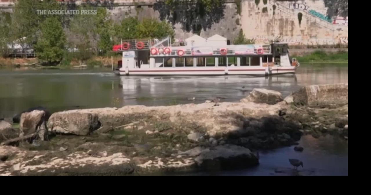Drought exposes Roman ruins in Tiber River