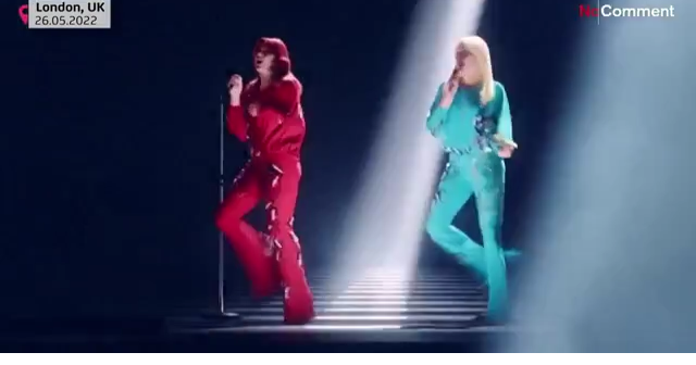 ABBA return to the stage as digital versions of themselves