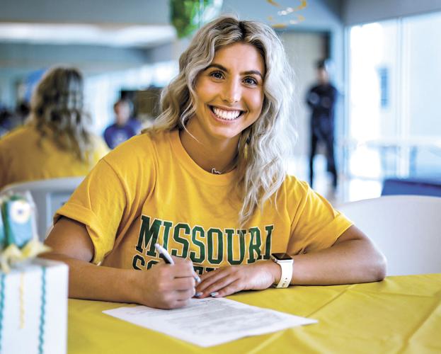 Blinn’s Chase, Kneedler, Cantu sign with four-year programs | Sports ...