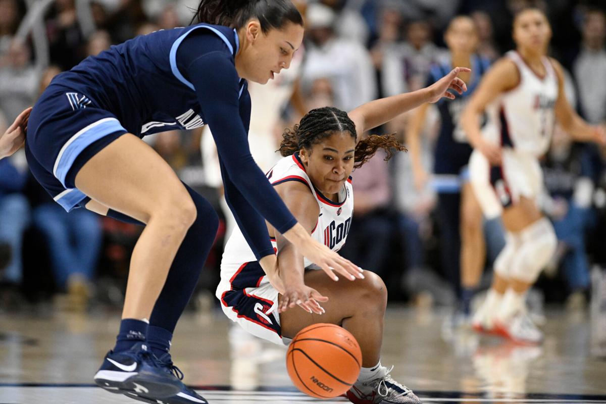 No. 1 UConn women roll past Villanova; CCSU falls at home to Mercyhurst ...