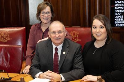 Martin applauds some elements of Lamont's budget, also raises concerns ...