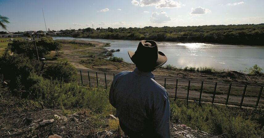 Texas is using disaster declarations to install buoys and razor wire on ...