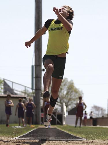 Distance relay team, Fireovid front Bryan track at 1st day of NWOAL ...
