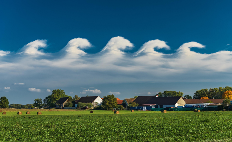 Weather photo competition launch features 360-rainbow, UFO-style cloud ...