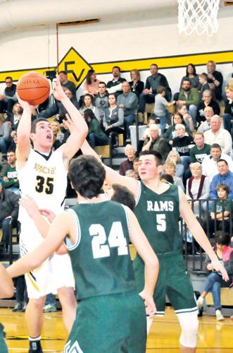 Apaches let late lead slip away | Bryan Times | bryantimes.com