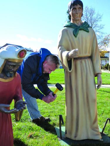 Decorating Blitz | Local News | bryantimes.com