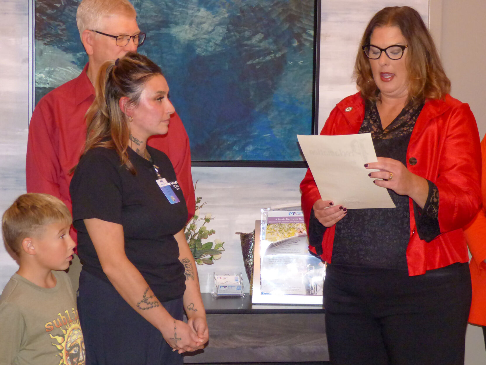 Mayor honors woman who helped at fire | Local News | bryantimes.com