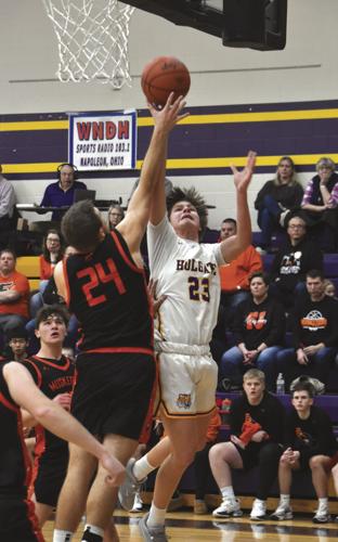 Former coach Wayne, 2004 state title team honored; Holgate falls in ...