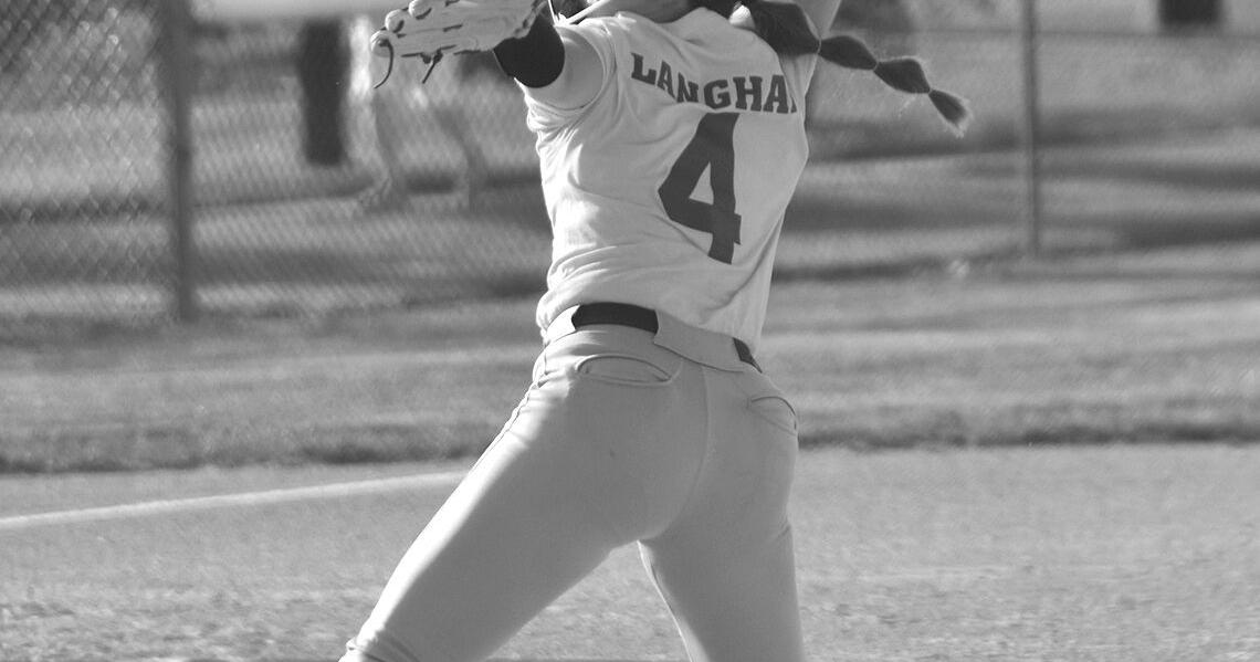 Napoleon, Bryan split summer softball DH | Bryan Times | bryantimes.com