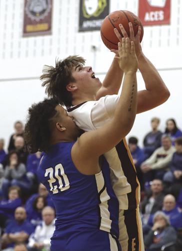 Big 2nd quarter for Edgerton boys basketball not enough in GMC loss to ...