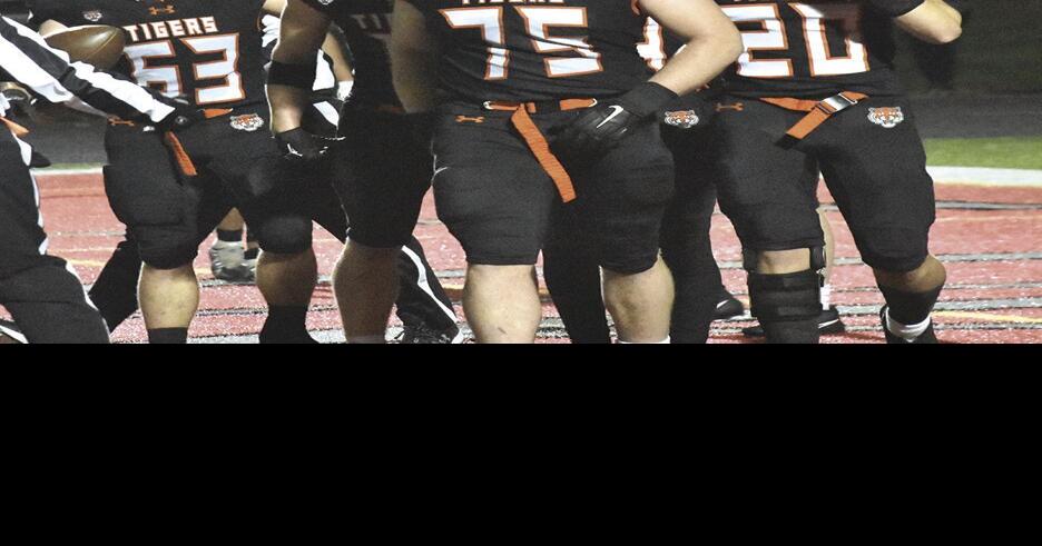 Liberty Center football claims 2nd consecutive Division V regional ...