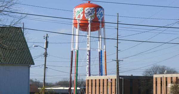 Dum Dums water tower becoming landmark | | bryantimes.com