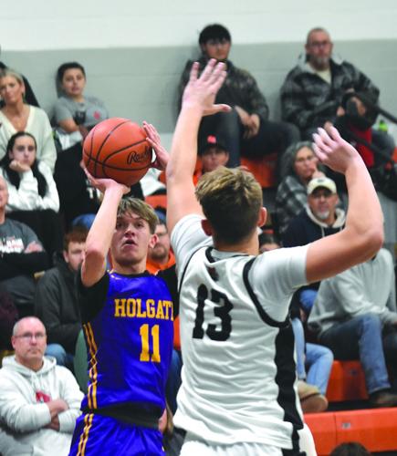 LC downs Holgate with defense to win M-B Classic title | Sports ...