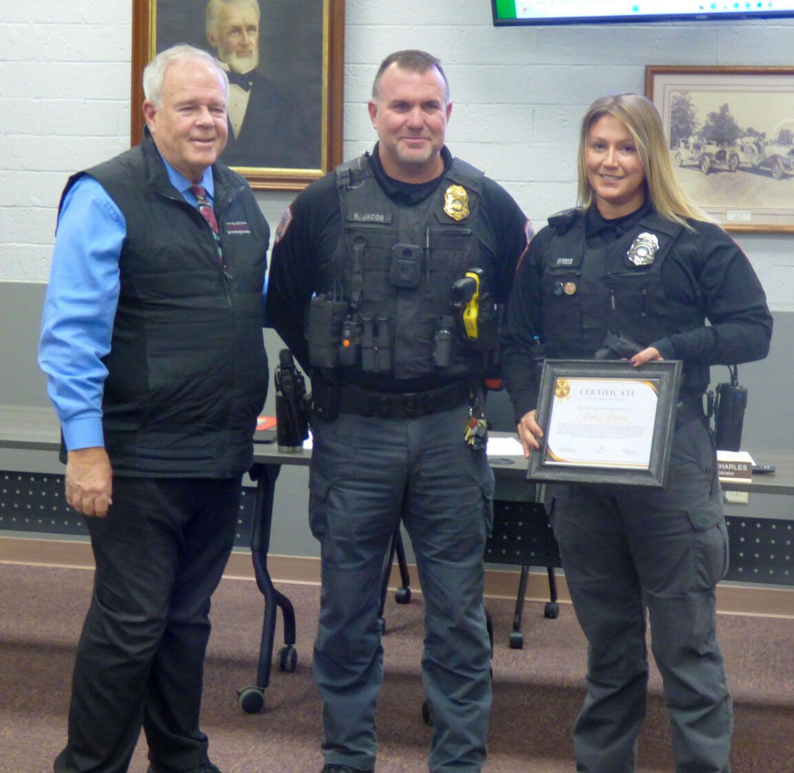 Edgerton honors officer for providing medical aid | News | bryantimes.com