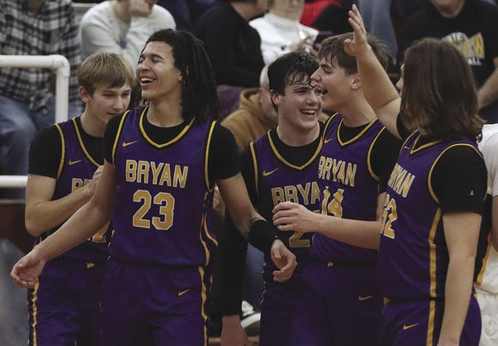 Sito erupts in fourth quarter, scores 35 points to power Bryan boys ...