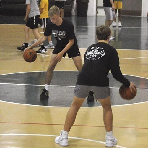 Jones comes home to host basketball camp | Bryan Times | bryantimes.com