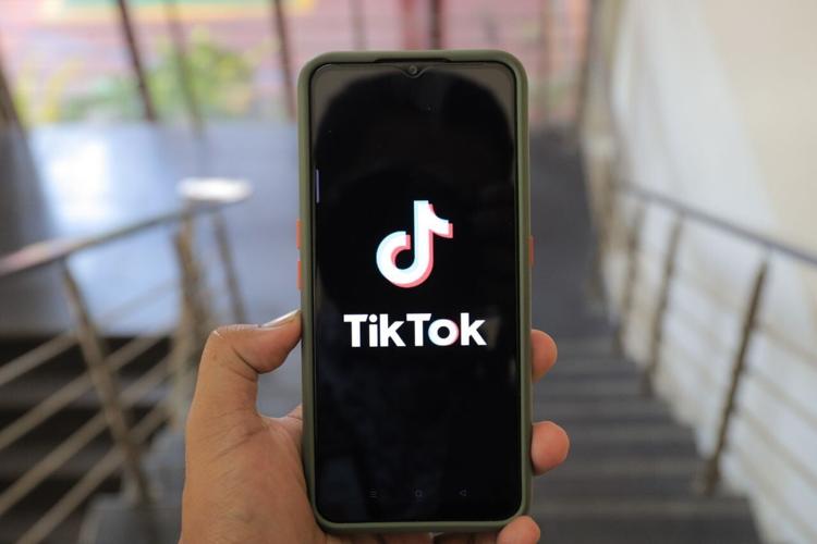 Why anti-sunscreen content is going viral on TikTok | Health ...