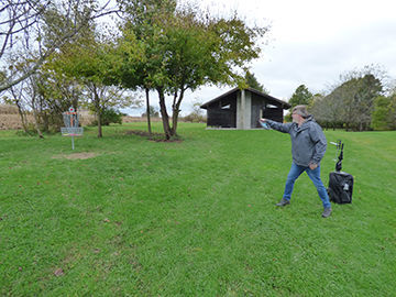 County opens new disc golf course | Local News | bryantimes.com