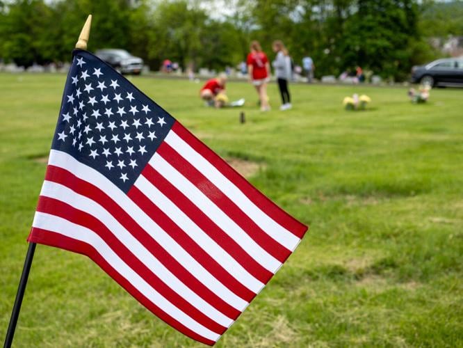 Students ready Perkasie veterans’ gravesites for Memorial Day | Photo ...