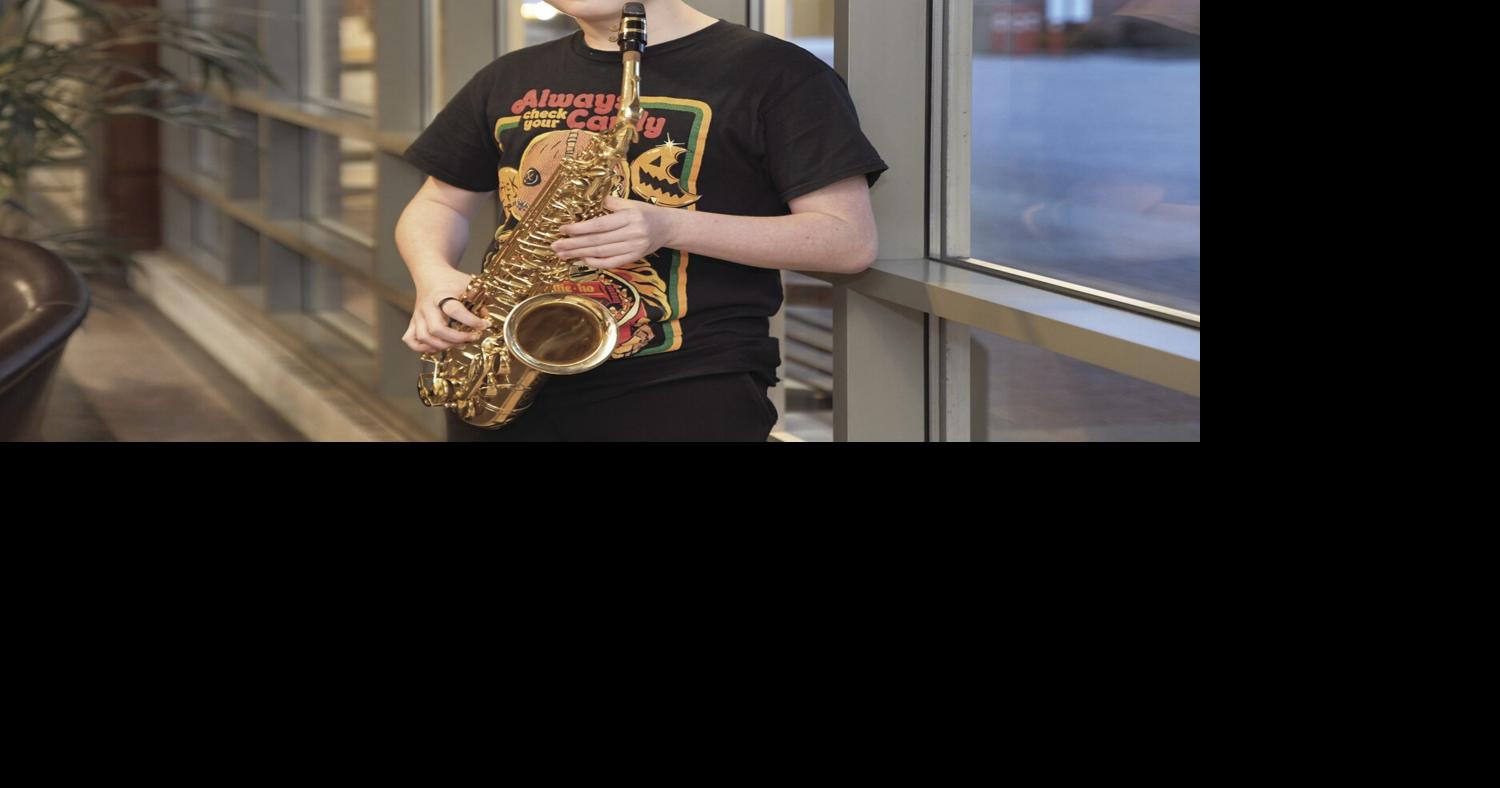 High school sax player back in tune after spine straightening surgery ...