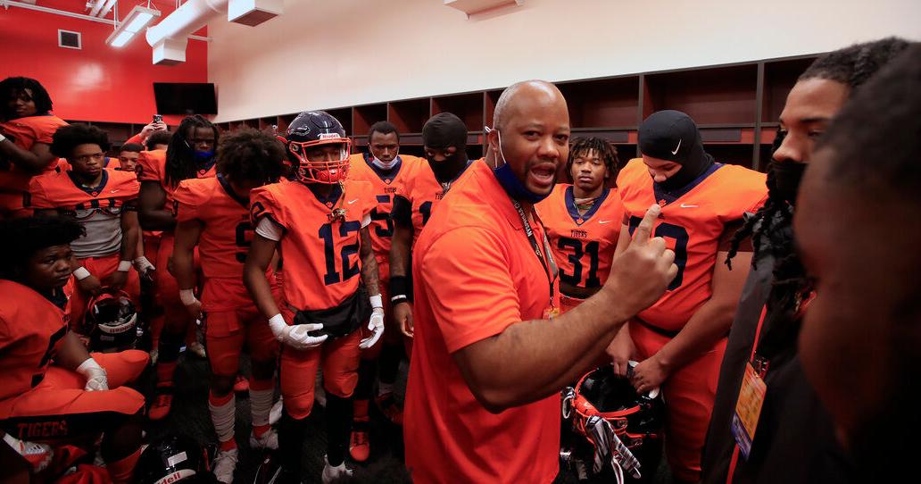 Bennett's Steve McDuffie named Buffalo News Football Coach of the Year