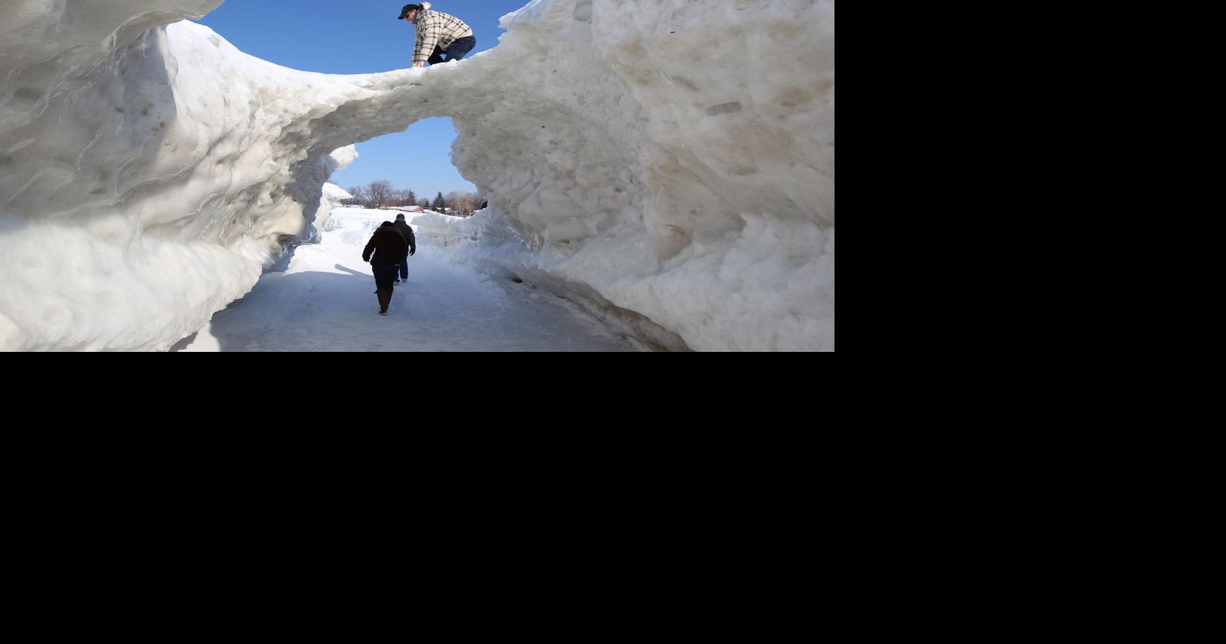 Crystal Beach ice caves draw a crowd