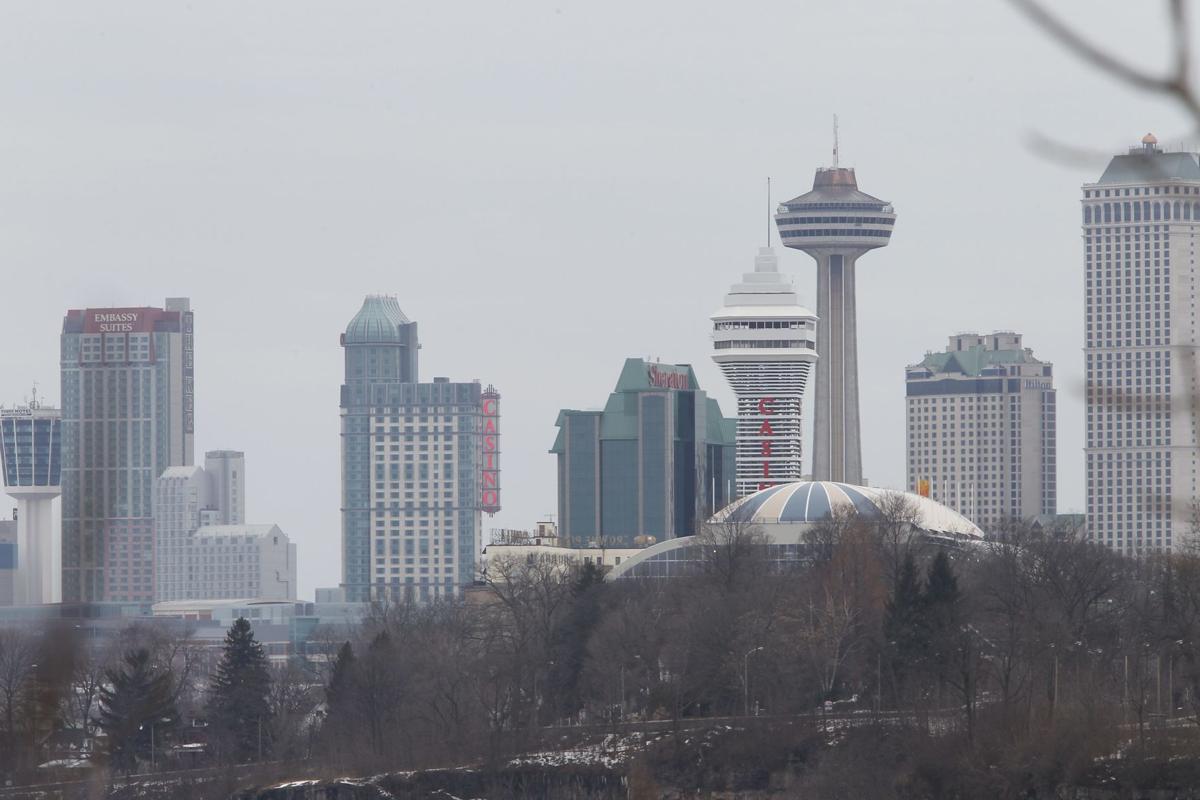 Violent attacks reported in tourist area of Niagara Falls, Ont.