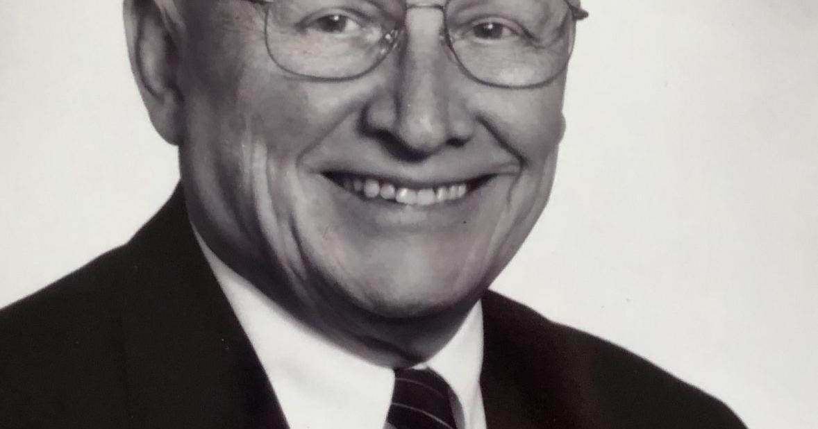 William L. Holcomb, 85, longtime labor negotiator, active volunteer