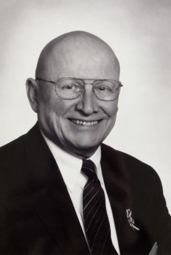 William L. Holcomb, 85, longtime labor negotiator, active volunteer