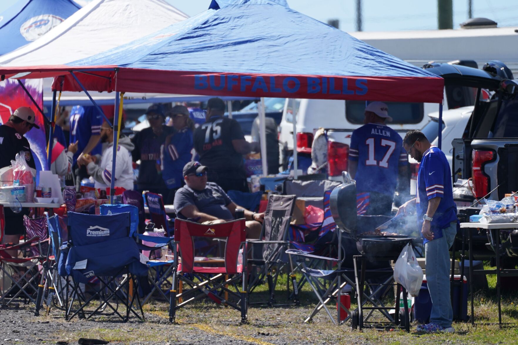 Buffalo Bills fans begin last tailgating season at Highmark