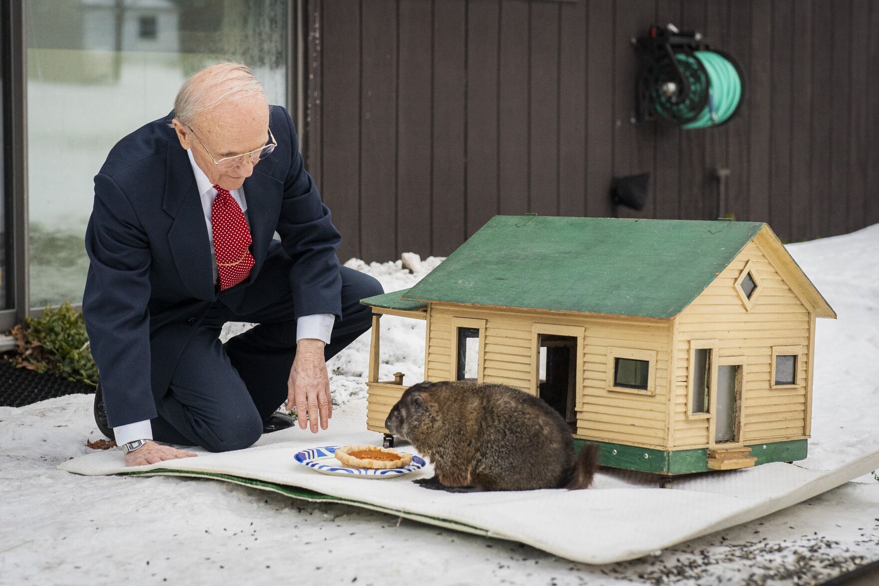 Dunkirk Dave celebrates Groundhog Day tradition