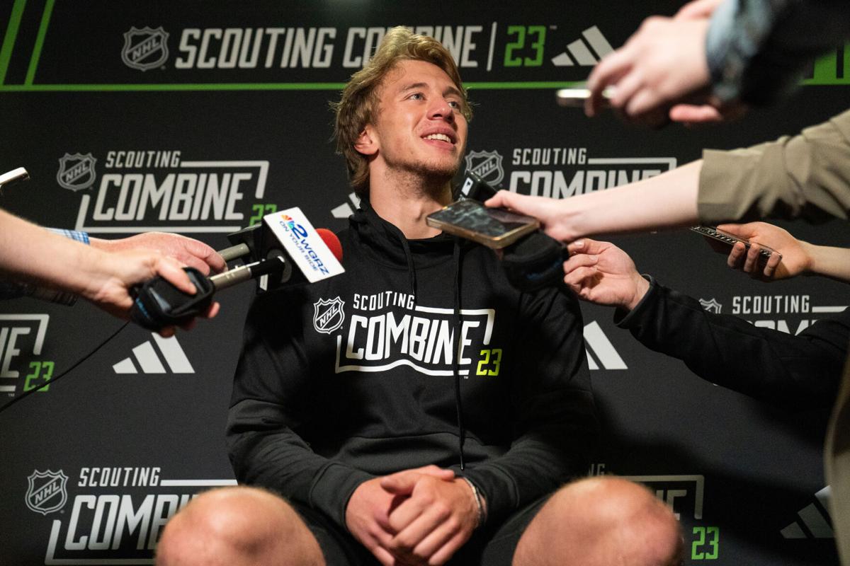 Hamburg's Musty scores game-winner, Sabres' Wahlberg continues rise at ...