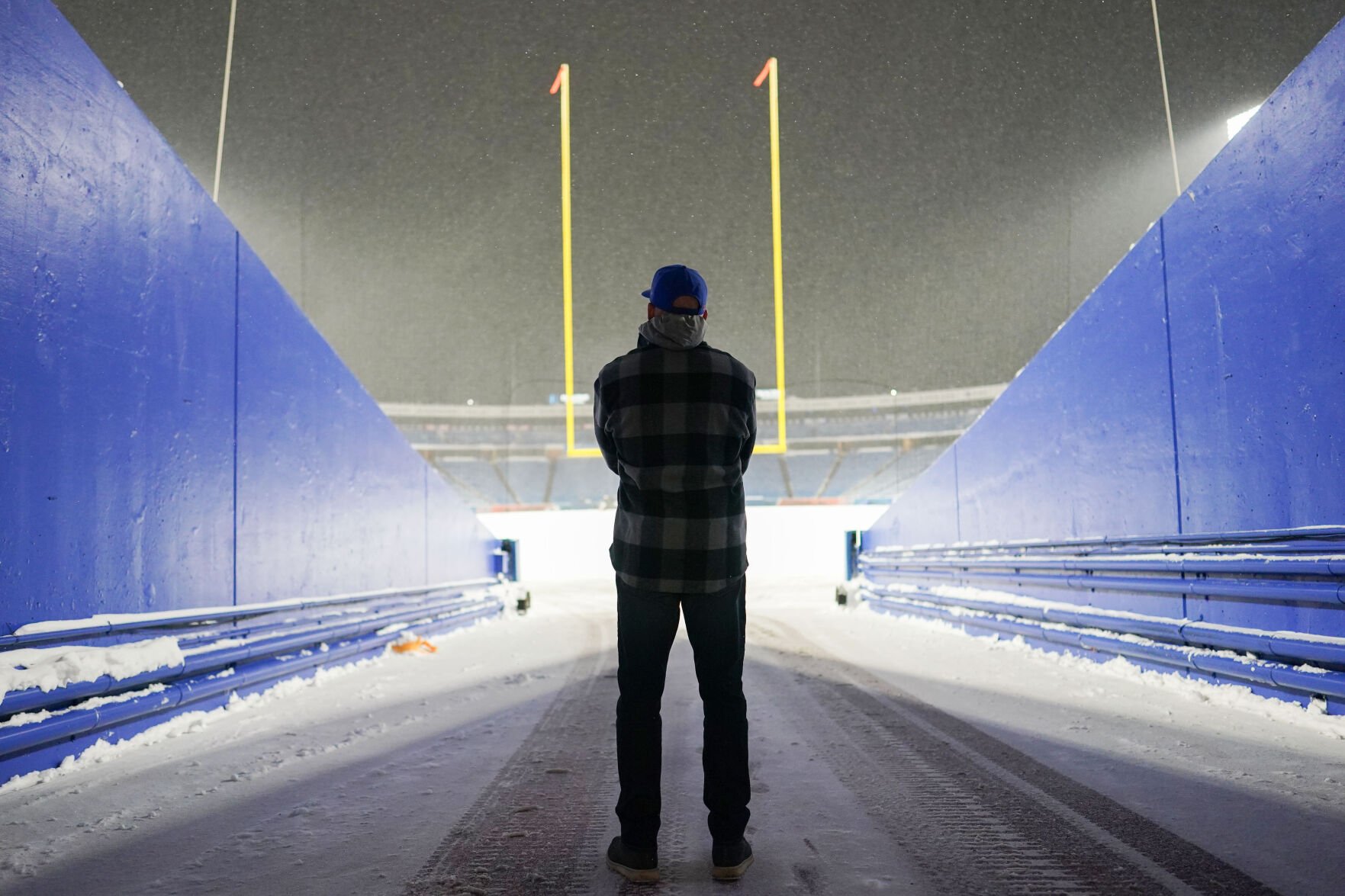 Photos: Buffalo Bills Coach McDermott takes a moment to appreciate ...