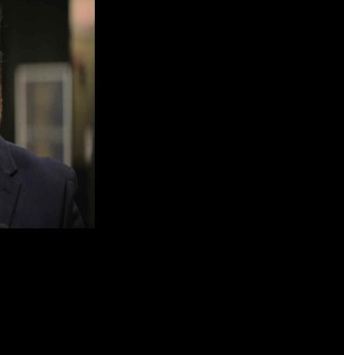 'It just doesn't pay the bills': Why fewer private attorneys are ...