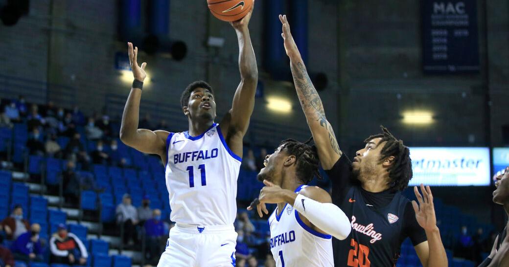 UB men's basketball makes key second-half stops to top Kent State